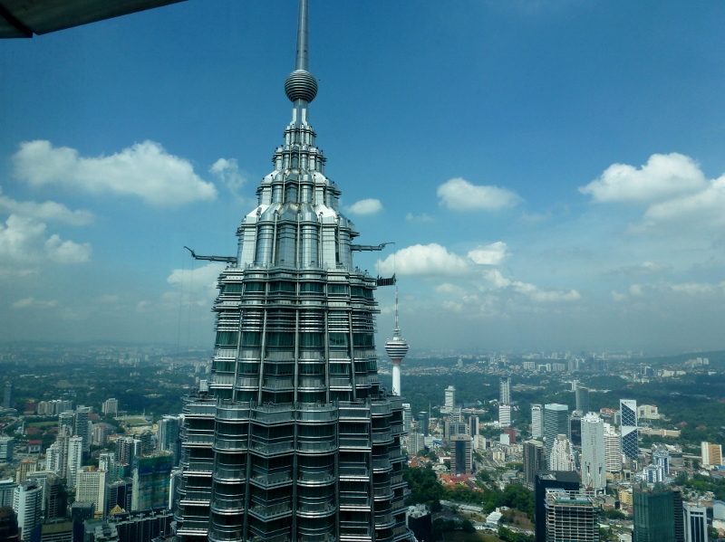 Sky High Views At The Petronas Towers - Wagoners Abroad